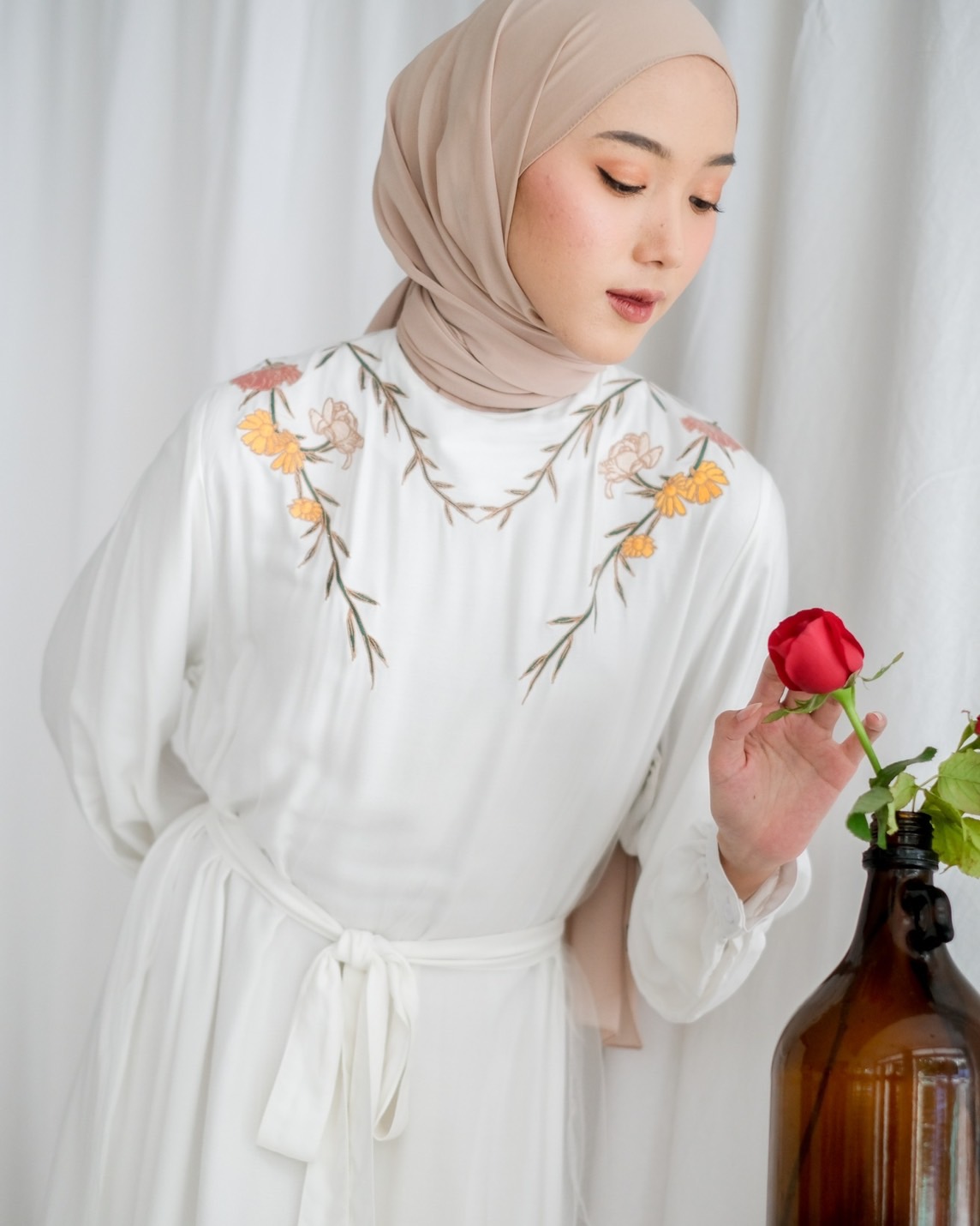 Ayura Longdress Broken White - RUBYLICIOUS