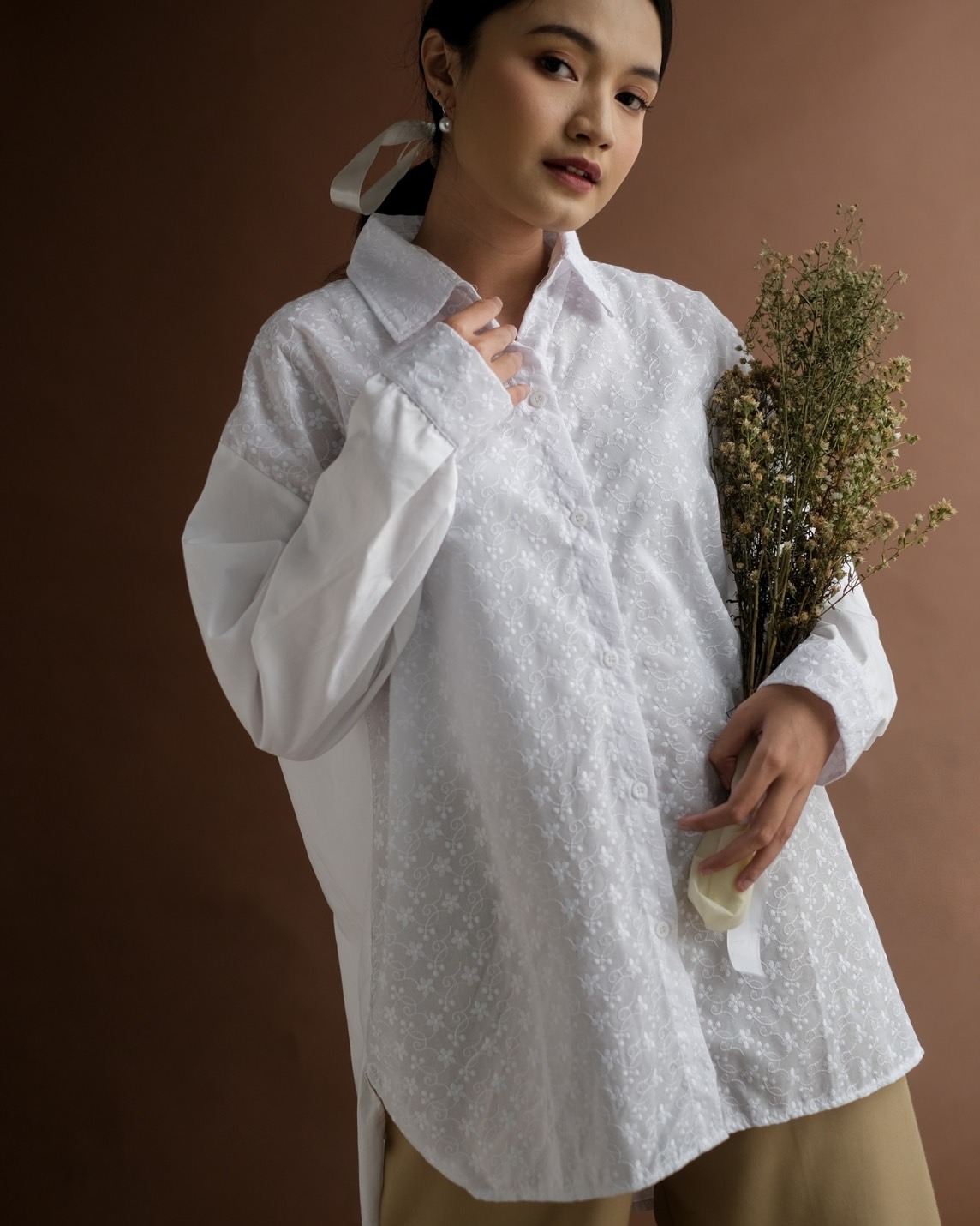 Camila Shirt Kode 19505 Broken White - RUBYLICIOUS