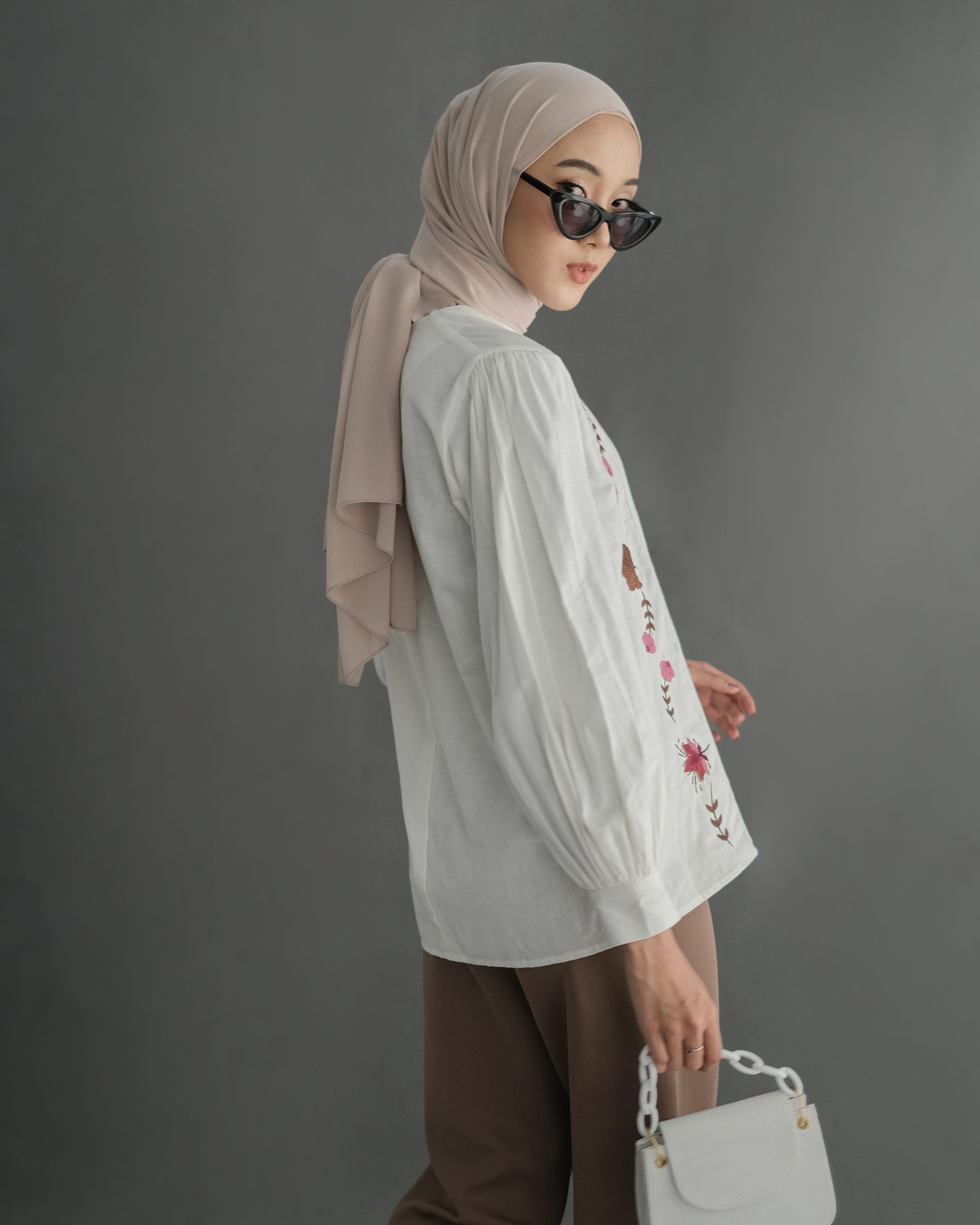 Deviline Blouse Broken White - RUBYLICIOUS