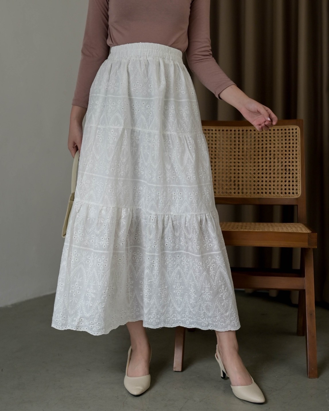 Qaisa Skirt Kode 935-A Broken White - RUBYLICIOUS